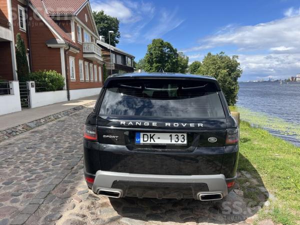 Black Land Rover Range Rover Sport 2020 in Riga, with an engine capacity of 3.00 L and mileage of 107 thousand km for 26000 €, photo 5 on AUTOMOTO.COM.LV