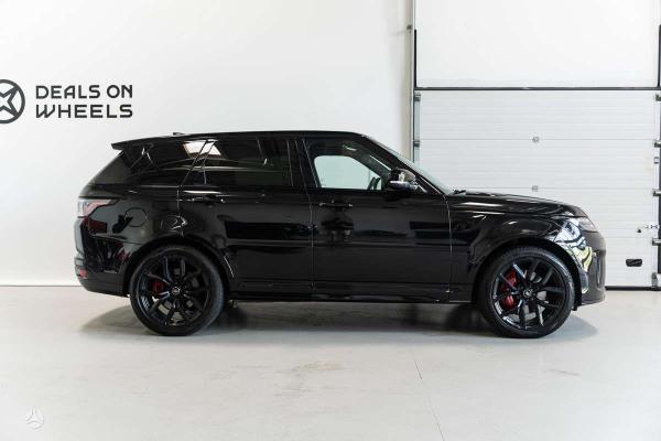 Black Land Rover Range Rover Sport 2020 in Vilnius, with an engine capacity of 5.00 L and mileage of 118 thousand km for 59900 €, photo 3 on AUTOMOTO.COM.LV
