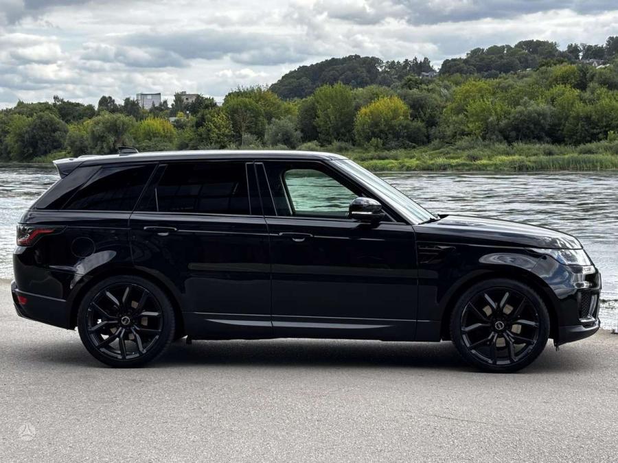 Black Land Rover Range Rover Sport 2020 in Kaunas, with an engine capacity of 2.99 L and mileage of 124 thousand km for 35000 €, photo 3 on AUTOMOTO.COM.LV