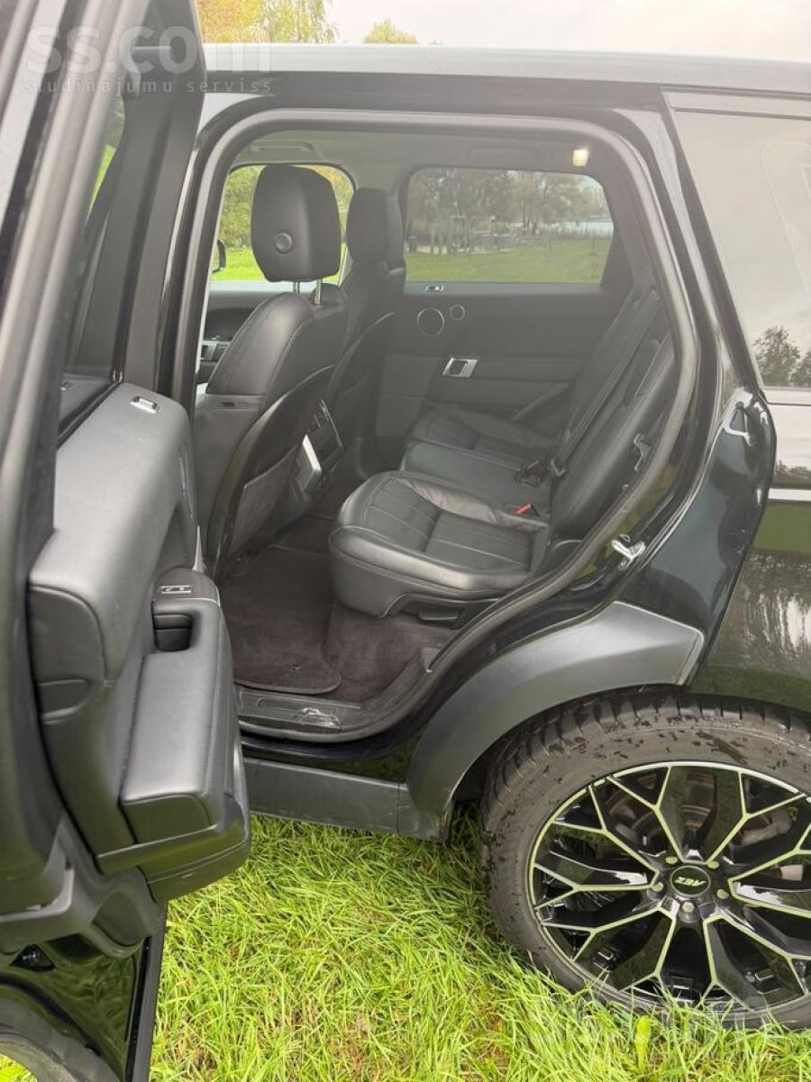 Black Land Rover Range Rover Sport 2020 in Riga, with an engine capacity of 3.00 L and mileage of 103 thousand km for 29700 €, photo 8 on AUTOMOTO.COM.LV