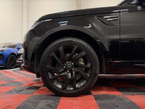 Black Land Rover Range Rover Sport 2021 in Vilnius, with an engine capacity of 3.00 L and mileage of 197 thousand km for 32900 €, photo 12 on AUTOMOTO.COM.LV