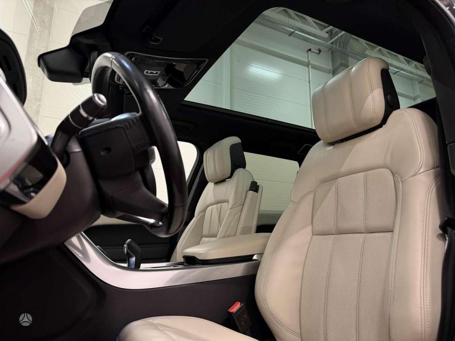 Black Land Rover Range Rover Sport 2021 in Vilnius, with an engine capacity of 3.00 L and mileage of 197 thousand km for 32900 €, photo 15 on AUTOMOTO.COM.LV