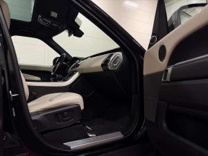 Black Land Rover Range Rover Sport 2021 in Vilnius, with an engine capacity of 3.00 L and mileage of 197 thousand km for 32900 €, photo 18 on AUTOMOTO.COM.LV