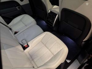 Black Land Rover Range Rover Sport 2021 in Vilnius, with an engine capacity of 3.00 L and mileage of 197 thousand km for 32900 €, photo 37 on AUTOMOTO.COM.LV