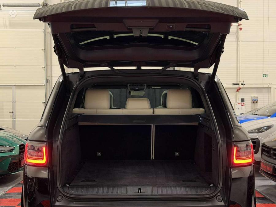Black Land Rover Range Rover Sport 2021 in Vilnius, with an engine capacity of 3.00 L and mileage of 197 thousand km for 32900 €, photo 38 on AUTOMOTO.COM.LV