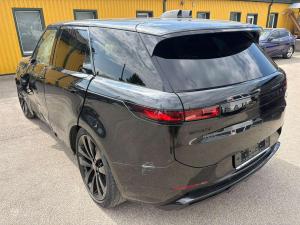 Melns Land Rover Range Rover Sport 2023 Šauļi, ar dzinēja tilpumu 3.00 L un nobraukumu 109 tūkst. km par 33300 €, foto 3 vietnē AUTOMOTO.COM.LV