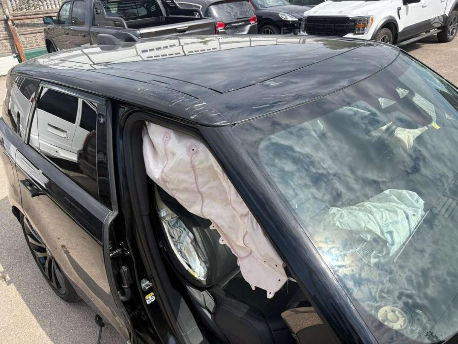 Melns Land Rover Range Rover Sport 2023 Šauļi, ar dzinēja tilpumu 3.00 L un nobraukumu 109 tūkst. km par 33300 €, foto 9 vietnē AUTOMOTO.COM.LV