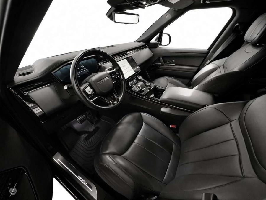 Black Land Rover Range Rover Sport 2023 in Kaunas, with an engine capacity of 3.00 L and mileage of 106 thousand km for 85000 €, photo 8 on AUTOMOTO.COM.LV
