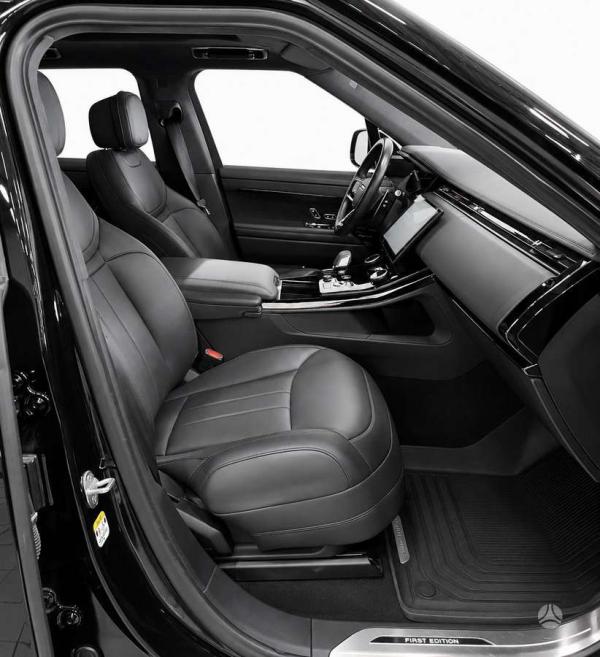 Black Land Rover Range Rover Sport 2023 in Kaunas, with an engine capacity of 3.00 L and mileage of 106 thousand km for 85000 €, photo 9 on AUTOMOTO.COM.LV