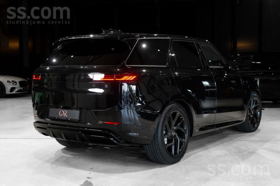 Black Land Rover Range Rover Sport 2025 in Riga, with an engine capacity of 3.00 L and mileage of 10 thousand km for 109000 €, photo 5 on AUTOMOTO.COM.LV