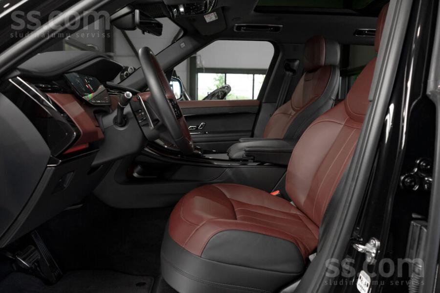 Black Land Rover Range Rover Sport 2025 in Riga, with an engine capacity of 3.00 L and mileage of 10 thousand km for 109000 €, photo 9 on AUTOMOTO.COM.LV