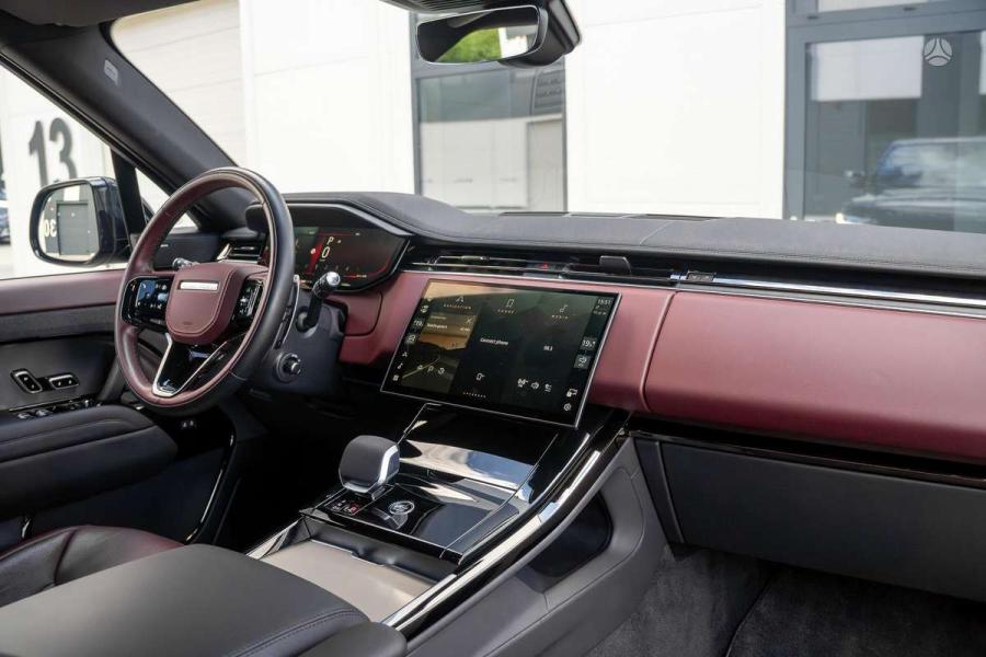 Melns Land Rover Range Rover Sport 2025 Viļņa, ar dzinēja tilpumu 3.00 L un nobraukumu 15 tūkst. km par 89900 €, foto 7 vietnē AUTOMOTO.COM.LV