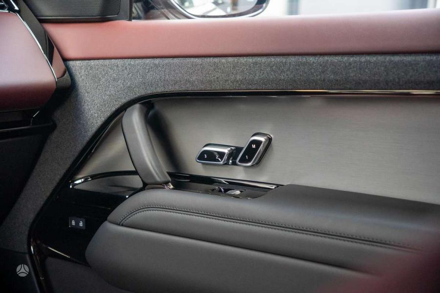 Melns Land Rover Range Rover Sport 2025 Viļņa, ar dzinēja tilpumu 3.00 L un nobraukumu 15 tūkst. km par 89900 €, foto 19 vietnē AUTOMOTO.COM.LV