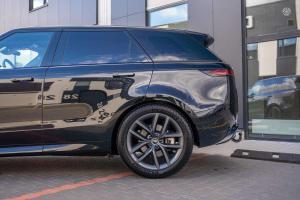 Melns Land Rover Range Rover Sport 2025 Viļņa, ar dzinēja tilpumu 3.00 L un nobraukumu 15 tūkst. km par 89900 €, foto 30 vietnē AUTOMOTO.COM.LV