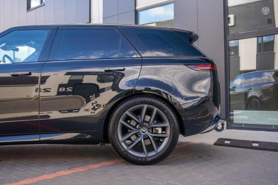 Melns Land Rover Range Rover Sport 2025 Viļņa, ar dzinēja tilpumu 3.00 L un nobraukumu 15 tūkst. km par 89900 €, foto 30 vietnē AUTOMOTO.COM.LV