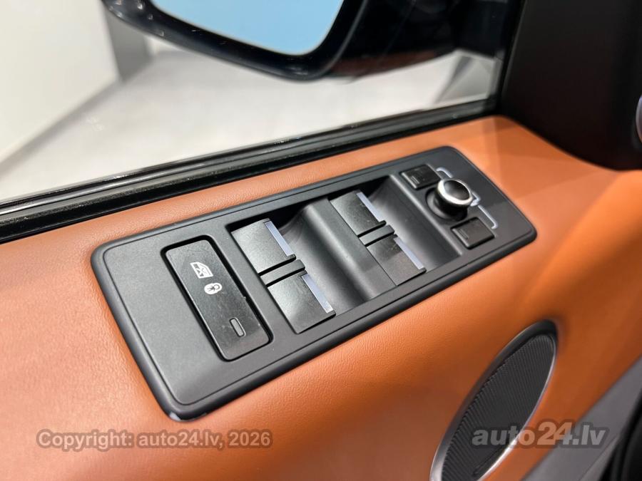 Black Land Rover Range Rover Sport 2018 in Tallinn, with an engine capacity of 3.00 L and mileage of 102 thousand km for 19900 €, photo 26 on AUTOMOTO.COM.LV
