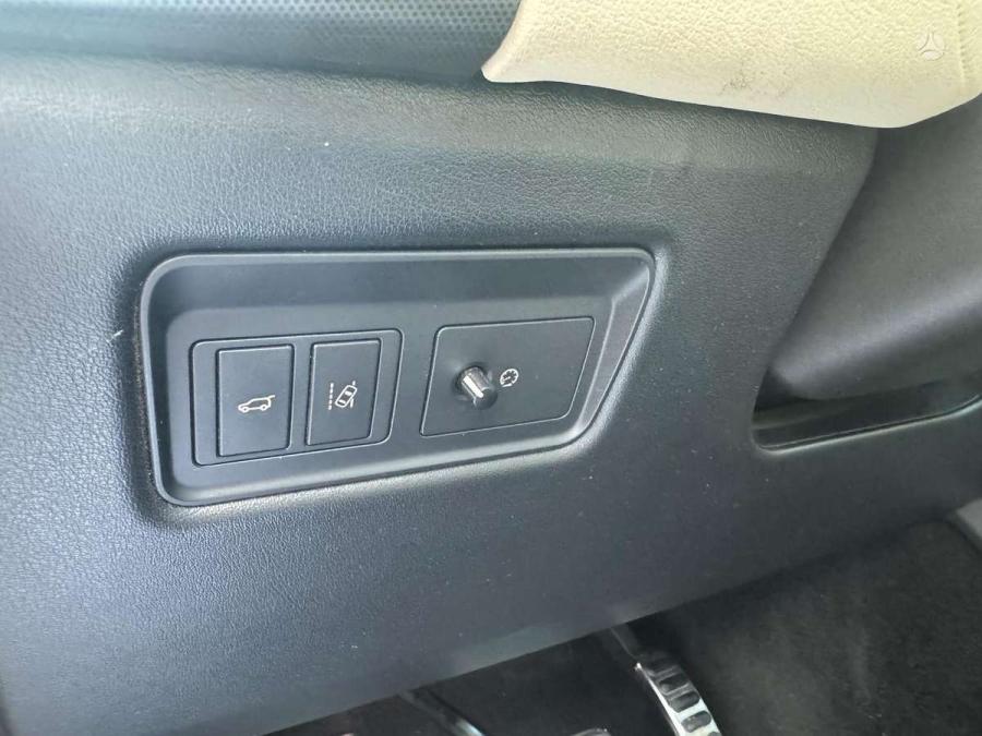 Blue Land Rover Range Rover Sport 2016 in Telschi, with an engine capacity of 2.99 L and mileage of 230 thousand km for 10500 €, photo 19 on AUTOMOTO.COM.LV