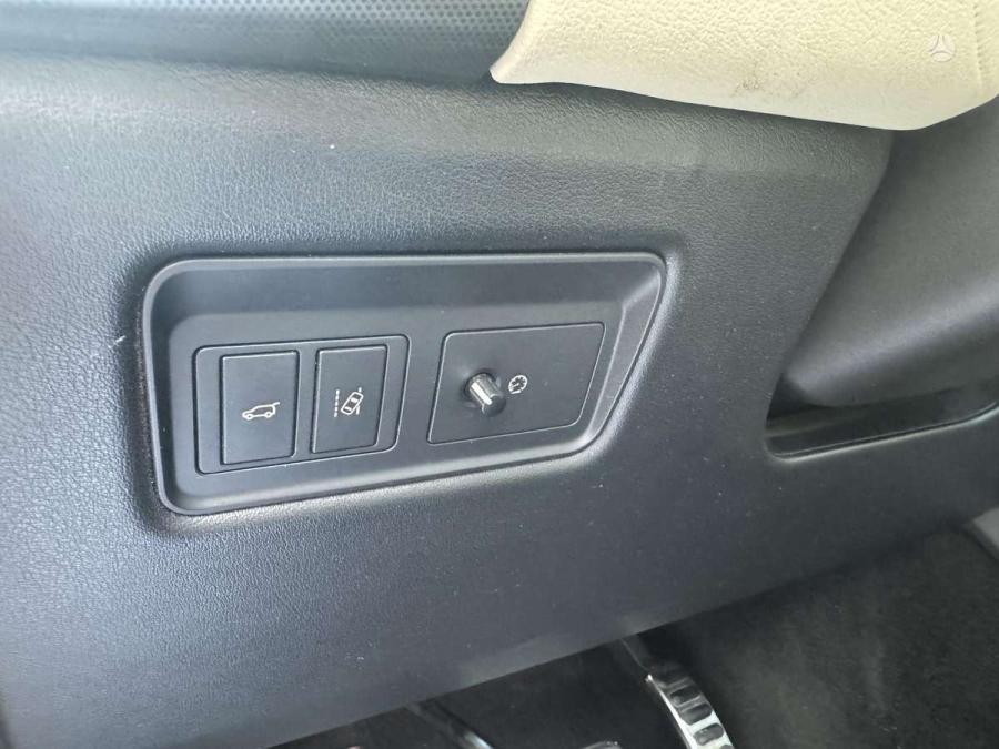 Blue Land Rover Range Rover Sport 2016 in Telschi, with an engine capacity of 2.99 L and mileage of 230 thousand km for 9900 €, photo 22 on AUTOMOTO.COM.LV