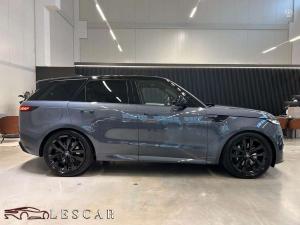 Zils Land Rover Range Rover Sport 2025 Viļņa, ar dzinēja tilpumu 4.40 L un nobraukumu 9 tūkst. km par 137000 €, foto 3 vietnē AUTOMOTO.COM.LV
