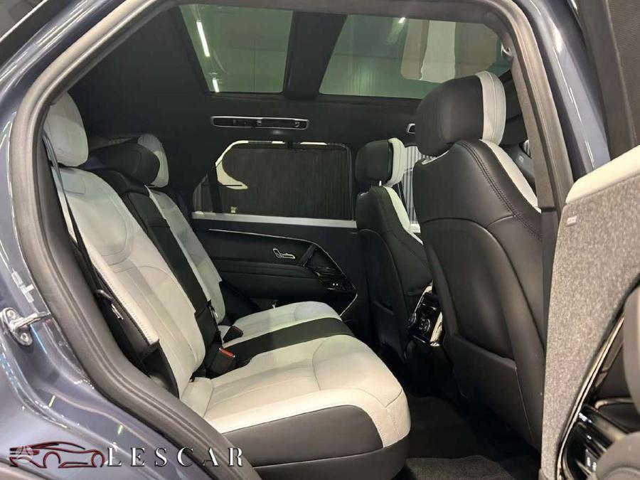 Zils Land Rover Range Rover Sport 2025 Viļņa, ar dzinēja tilpumu 4.40 L un nobraukumu 9 tūkst. km par 137000 €, foto 6 vietnē AUTOMOTO.COM.LV