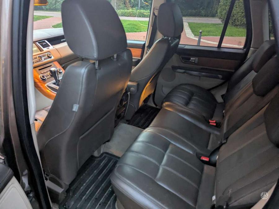 Brown Land Rover Range Rover Sport 2010 in Vilnius, with an engine capacity of 2.99 L and mileage of 299 thousand km for 7900 €, photo 12 on AUTOMOTO.COM.LV
