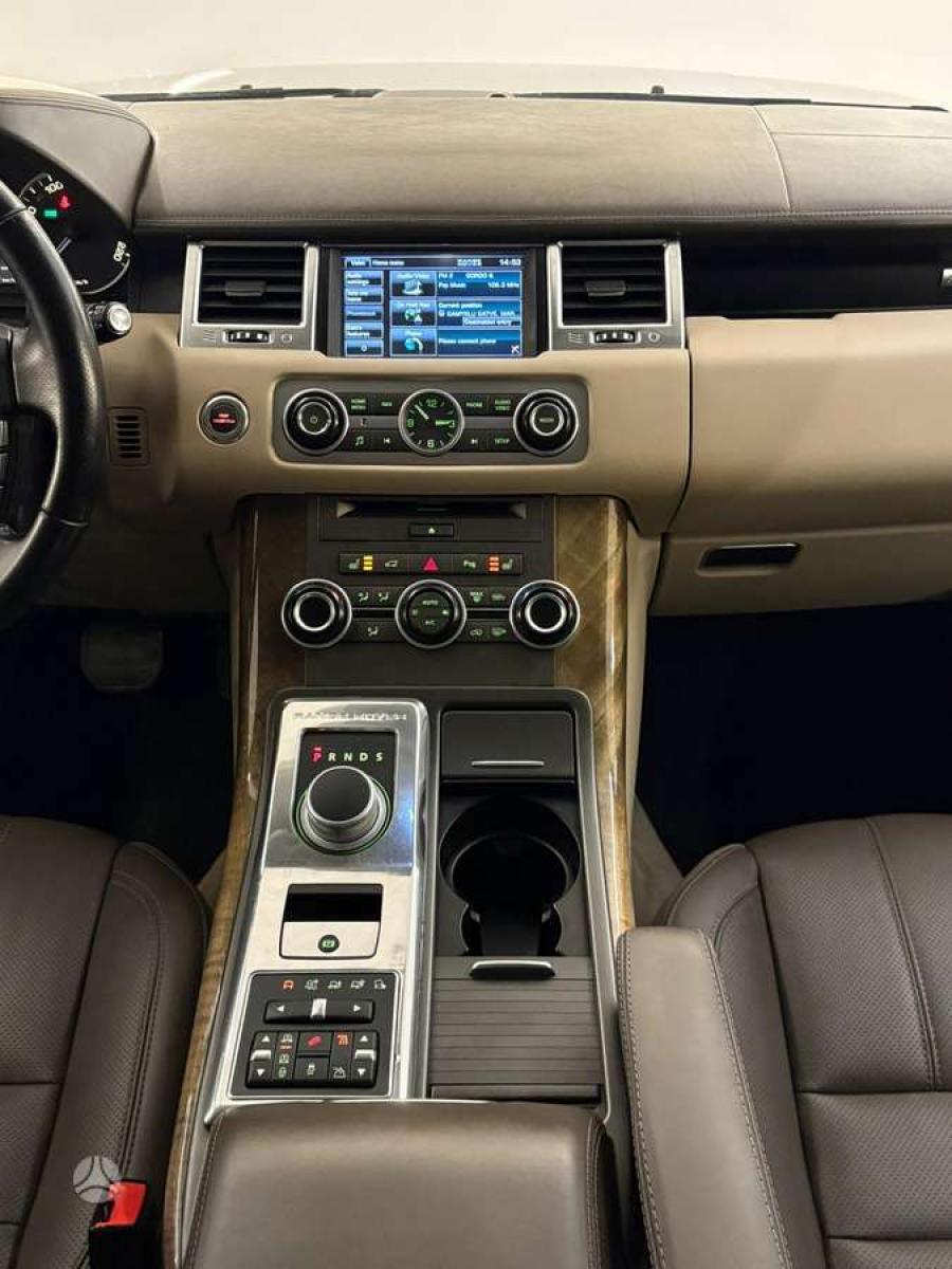 Brown Land Rover Range Rover Sport 2011 in Marijampole, with an engine capacity of 2.99 L and mileage of 255 thousand km for 9500 €, photo 17 on AUTOMOTO.COM.LV