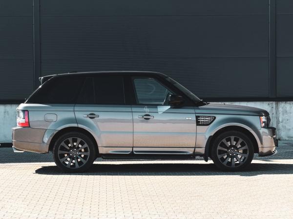 Brūns Land Rover Range Rover Sport 2012 Šauļi, ar dzinēja tilpumu 3.00 L un nobraukumu 200 tūkst. km par 9999 €, foto 4 vietnē AUTOMOTO.COM.LV