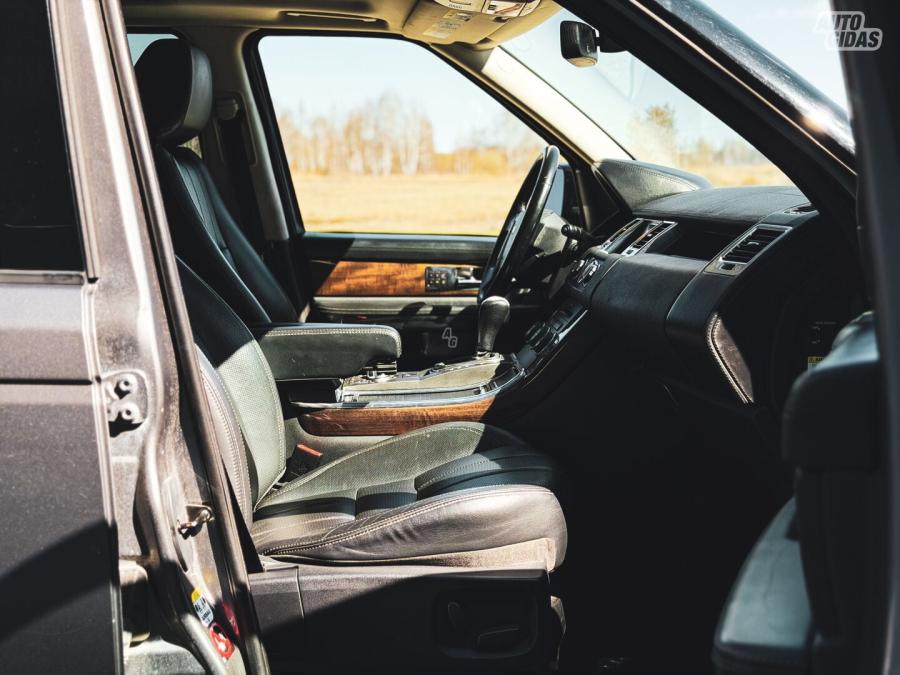 Brūns Land Rover Range Rover Sport 2012 Šauļi, ar dzinēja tilpumu 3.00 L un nobraukumu 200 tūkst. km par 9750 €, foto 31 vietnē AUTOMOTO.COM.LV