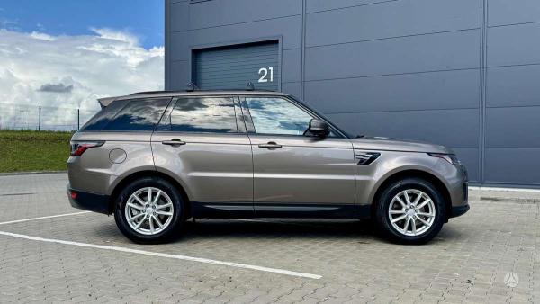 Brown Land Rover Range Rover Sport 2018 in Vilnius, with an engine capacity of 2.99 L and mileage of 189 thousand km for 25990 €, photo 5 on AUTOMOTO.COM.LV