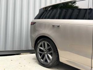 Land Rover Range Rover Sport 2023 in Vilnius, with an engine capacity of 3.00 L and mileage of 70 thousand km for 67900 €, photo 5 on AUTOMOTO.COM.LV