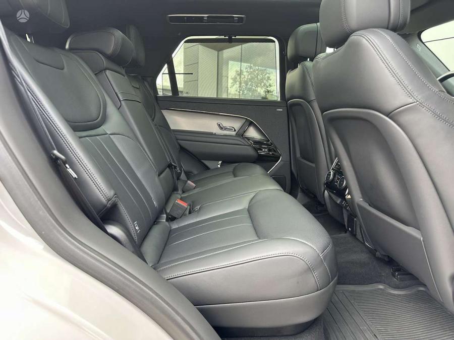 Land Rover Range Rover Sport 2026 Viļņa, ar dzinēja tilpumu 3.00 L un nobraukumu 10 tūkst. km par 119000 €, foto 16 vietnē AUTOMOTO.COM.LV