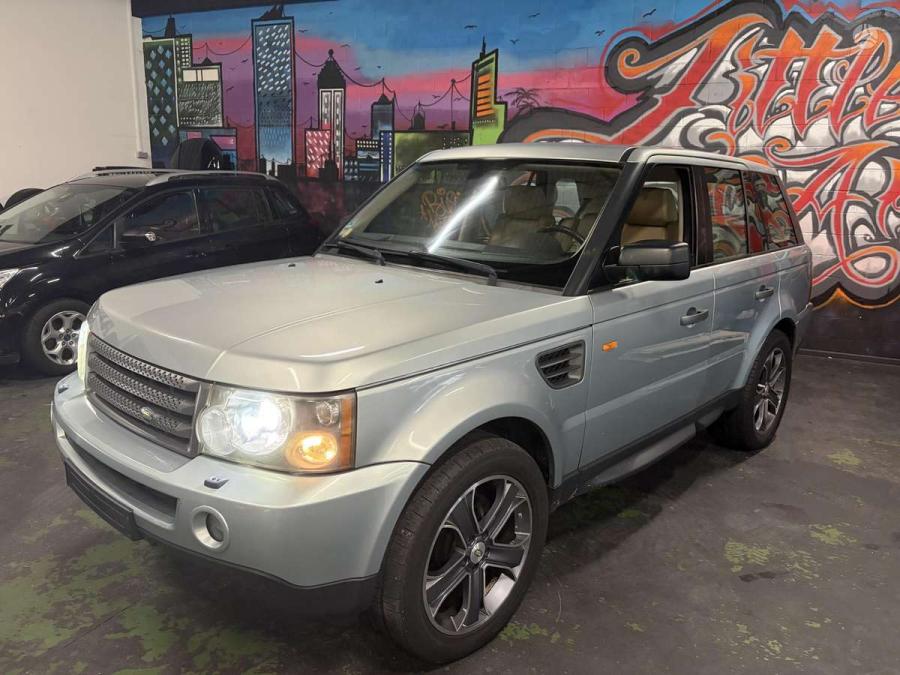 Green Land Rover Range Rover Sport 2007 in Ukmerge, with an engine capacity of 2.70 L and mileage of 400 thousand km for 2750 €, photo 2 on AUTOMOTO.COM.LV