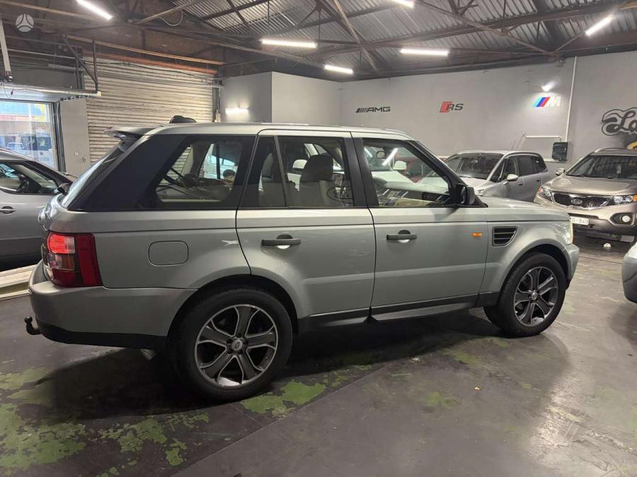 Green Land Rover Range Rover Sport 2007 in Ukmerge, with an engine capacity of 2.70 L and mileage of 400 thousand km for 2750 €, photo 3 on AUTOMOTO.COM.LV