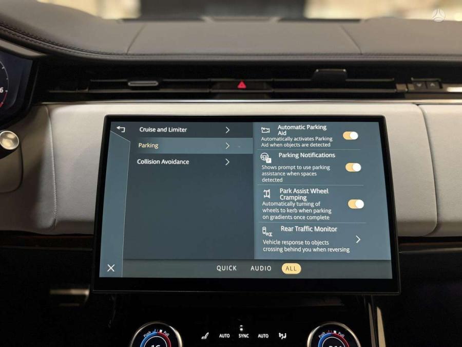 Zaļš Land Rover Range Rover Sport 2023 Viļņa, ar dzinēja tilpumu 4.40 L un nobraukumu 60 tūkst. km par 94800 €, foto 34 vietnē AUTOMOTO.COM.LV