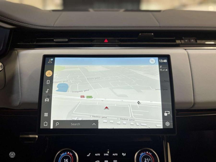Green Land Rover Range Rover Sport 2023 in Vilnius, with an engine capacity of 4.40 L and mileage of 60 thousand km for 92890 €, photo 27 on AUTOMOTO.COM.LV
