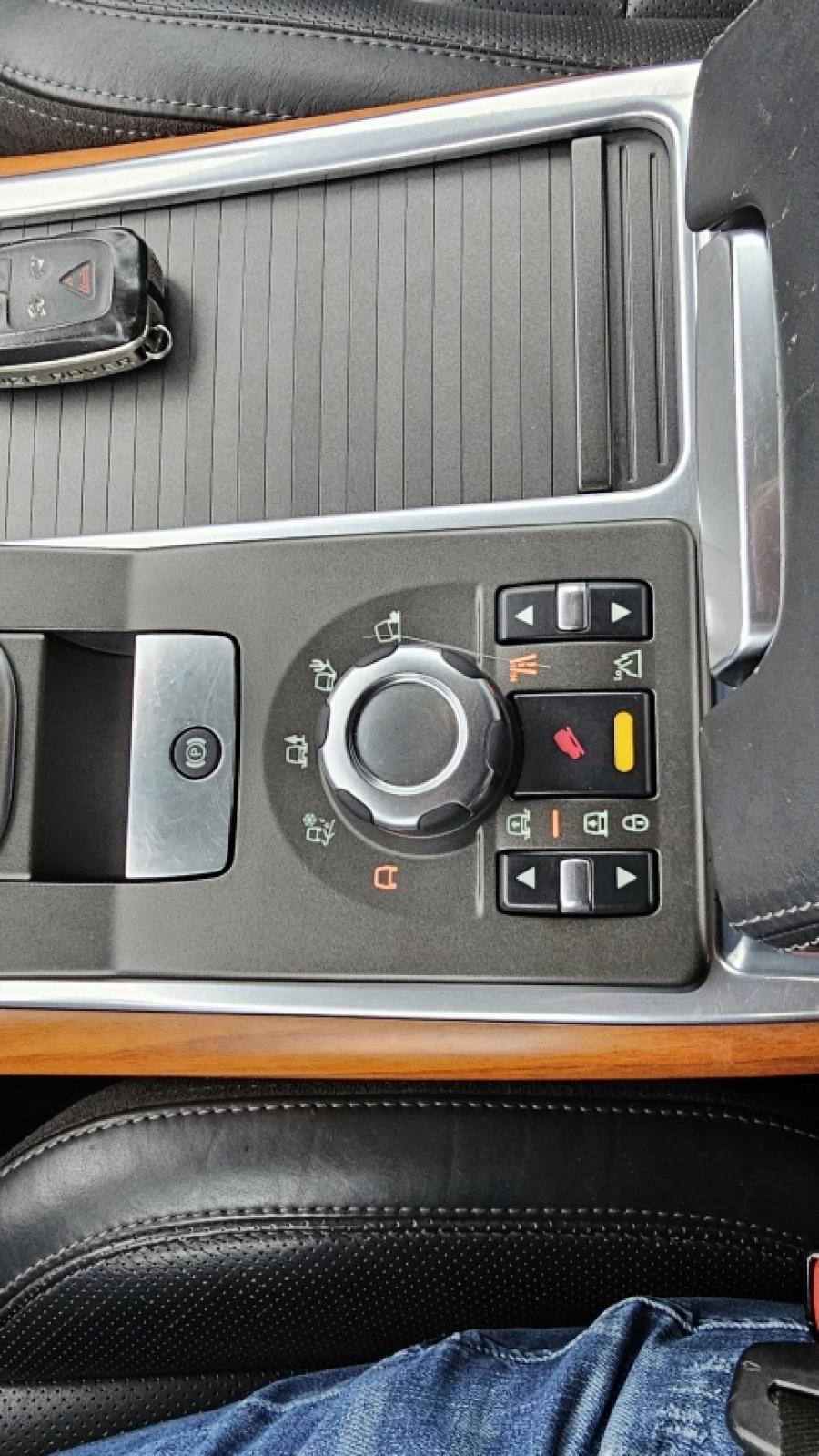 Серый Ленд Ровер Рендж Ровер Спорт 2010 в Рига, объемом двигателя 3.00 л и пробегом 36 тыс. км за 6950 €, фото 9 на AUTOMOTO.COM.LV