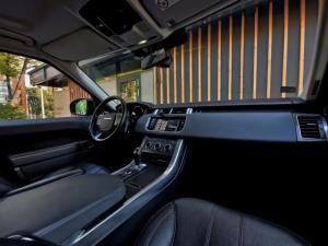Pelēks Land Rover Range Rover Sport 2014 Rīga, ar dzinēja tilpumu 3.00 L un nobraukumu 233 tūkst. km par 19490 €, foto 5 vietnē AUTOMOTO.COM.LV