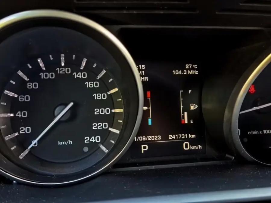 Pelēks Land Rover Range Rover Sport 2014 Rīga, ar dzinēja tilpumu 3.00 L un nobraukumu 233 tūkst. km par 19490 €, foto 8 vietnē AUTOMOTO.COM.LV