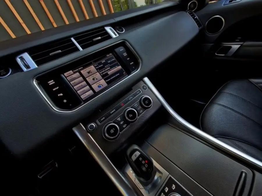 Pelēks Land Rover Range Rover Sport 2014 Rīga, ar dzinēja tilpumu 3.00 L un nobraukumu 233 tūkst. km par 19490 €, foto 9 vietnē AUTOMOTO.COM.LV