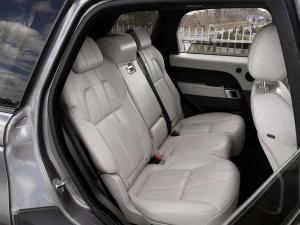 Pelēks Land Rover Range Rover Sport 2014 Viļņa, ar dzinēja tilpumu 2.99 L un nobraukumu 199 tūkst. km par 14600 €, foto 17 vietnē AUTOMOTO.COM.LV