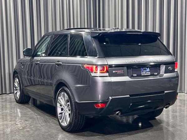 Grey Land Rover Range Rover Sport 2015 in Marijampole, with an engine capacity of 4.37 L and mileage of 282 thousand km for 15950 €, photo 9 on AUTOMOTO.COM.LV