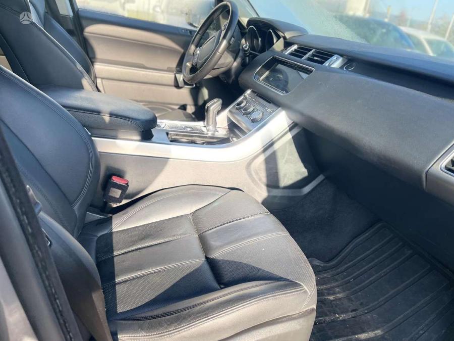 Pelēks Land Rover Range Rover Sport 2016 Kauņa, ar dzinēja tilpumu 3.00 L un nobraukumu 180 tūkst. km par 13400 €, foto 6 vietnē AUTOMOTO.COM.LV