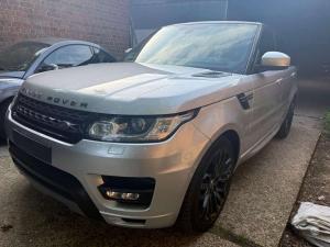 Pelēks Land Rover Range Rover Sport 2017 Šauļi, ar dzinēja tilpumu 2.99 L un nobraukumu 150 tūkst. km par 8850 €, foto  vietnē AUTOMOTO.COM.LV