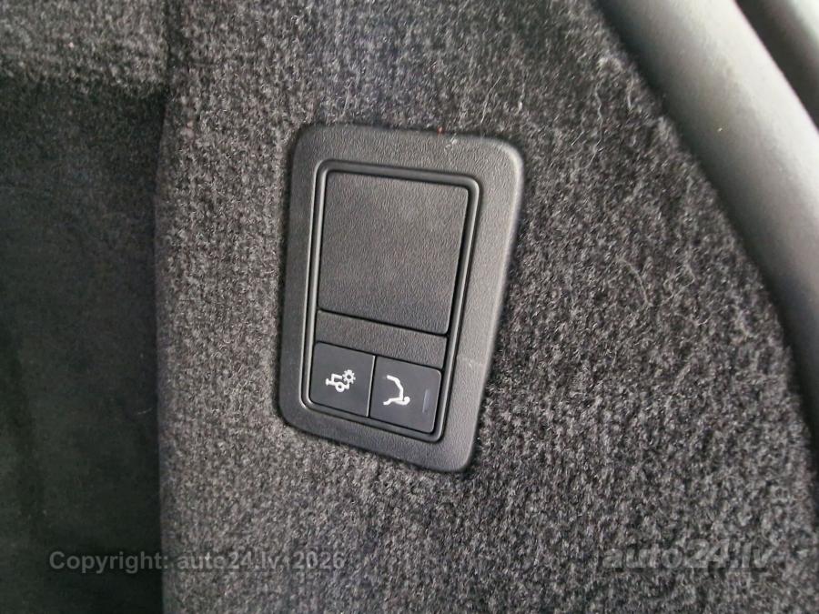 Pelēks Land Rover Range Rover Sport 2017 Tallina, ar dzinēja tilpumu 3.00 L un nobraukumu 162 tūkst. km par 27900 €, foto 22 vietnē AUTOMOTO.COM.LV