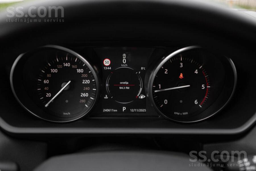 Grey Land Rover Range Rover Sport 2018 in Riga, with an engine capacity of 2.00 L and mileage of 240 thousand km for 21500 €, photo 14 on AUTOMOTO.COM.LV