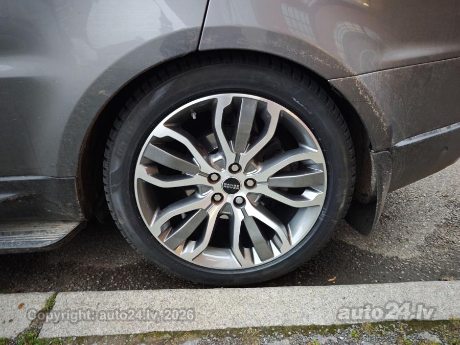 Grey Land Rover Range Rover Sport 2018 in Narva, with an engine capacity of 3.00 L and mileage of 212 thousand km for 35000 €, photo 15 on AUTOMOTO.COM.LV