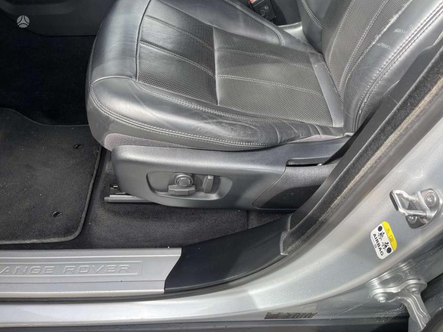 Grey Land Rover Range Rover Sport 2018 in Taurage, with an engine capacity of 5.00 L and mileage of 229 thousand km for 25500 €, photo 23 on AUTOMOTO.COM.LV