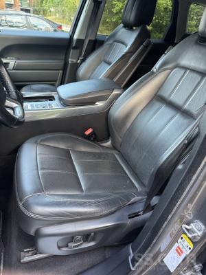 Grey Land Rover Range Rover Sport 2018 in Riga, with an engine capacity of 3.00 L and mileage of 140 thousand km for 27000 €, photo 12 on AUTOMOTO.COM.LV