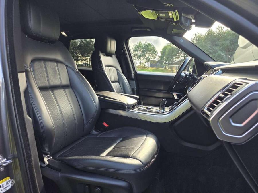 Grey Land Rover Range Rover Sport 2018 in Telschi, with an engine capacity of 2.99 L and mileage of 218 thousand km for 23500 €, photo 24 on AUTOMOTO.COM.LV