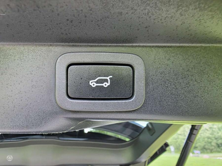 Grey Land Rover Range Rover Sport 2018 in Telschi, with an engine capacity of 2.99 L and mileage of 218 thousand km for 23500 €, photo 46 on AUTOMOTO.COM.LV